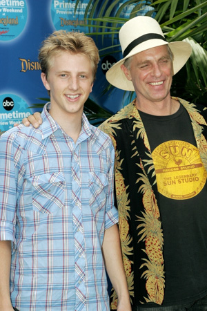 Bio Andrew Eiden | Showbizzsite