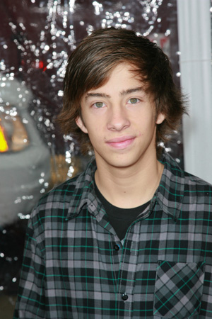 Bio Jimmy Bennett | Showbizzsite