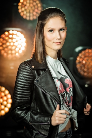 Bio Laura Martens | Showbizzsite