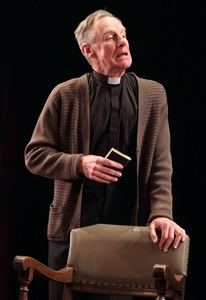 Bio Nicholas Farrell | Showbizzsite