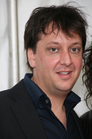 Bio Robert Siegel | Showbizzsite