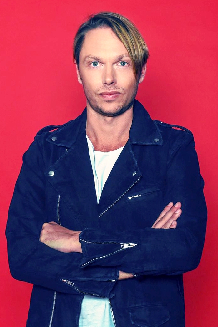 Bio Regi | Showbizzsite