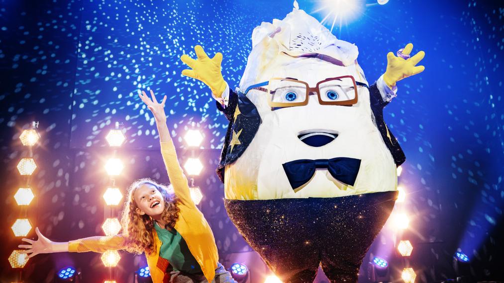 Wie zit er in dit pak van The Masked Singer? | Showbizzsite