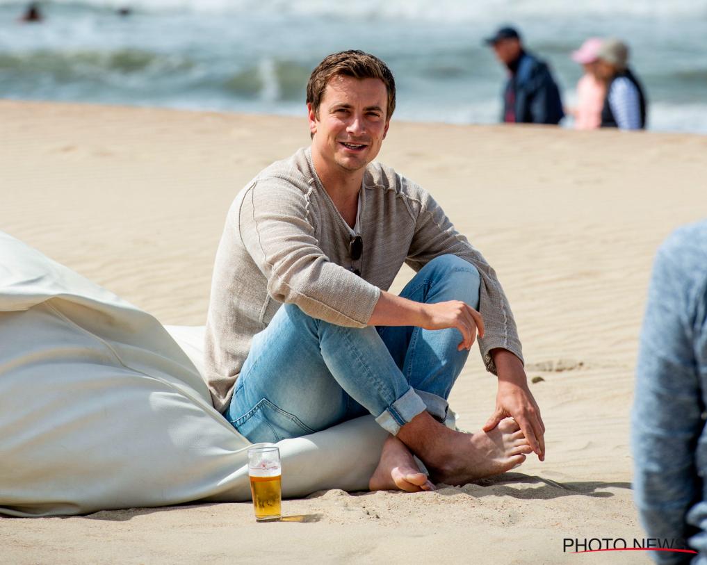 Verklapt Niels Destadsbader het slot van Fc De Kampioenen? | Showbizzsite