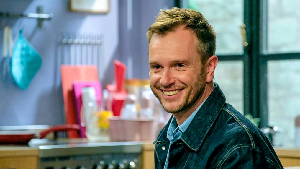 Hiep hoera voor deze knappe acteur! | Showbizzsite