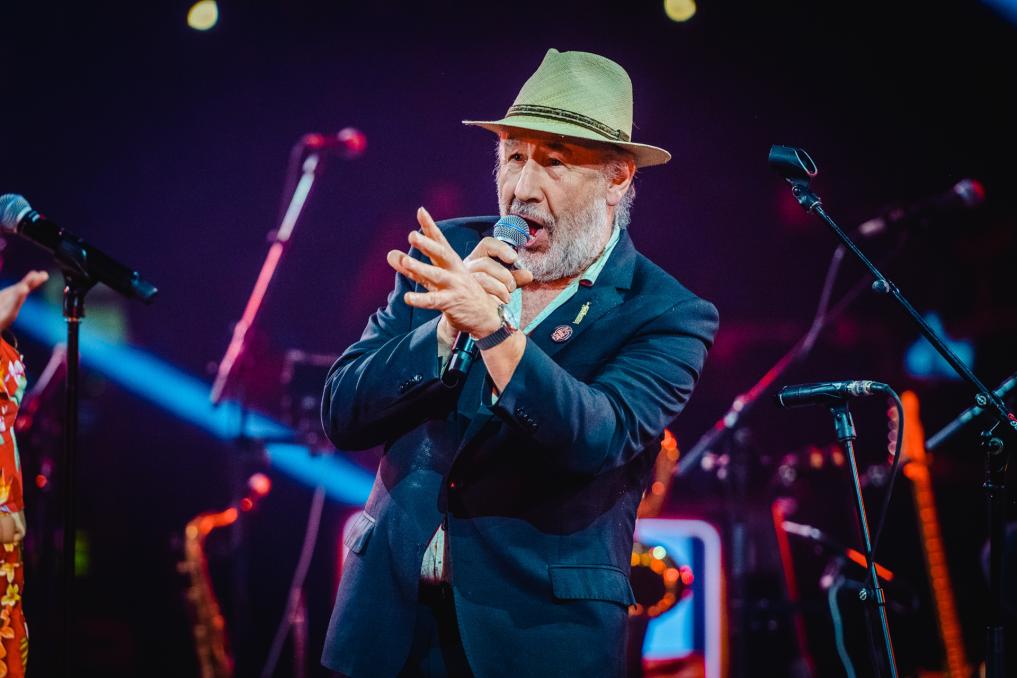 Kennen jullie deze jarige nog? | Showbizzsite