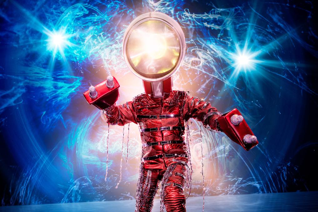 Groot licht uit ‘The Masked Singer’: “Ze heeft haar feromonen op mij ...