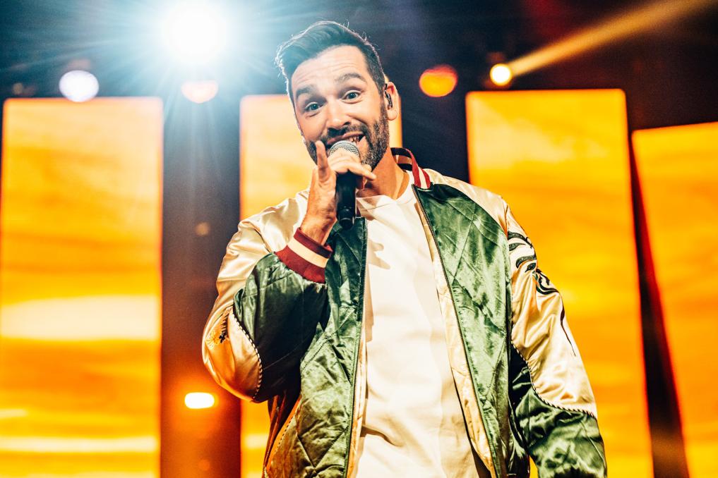 Metejoor schittert mee in James De Musical – Live on Stage in de Lotto ...