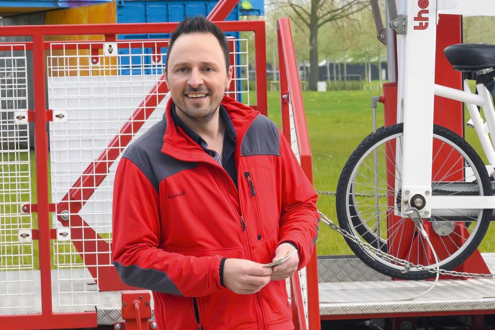 Zanger-accordeonist Johan Veugelers gaat overkop op festivalweide van Werchter | Showbizzsite