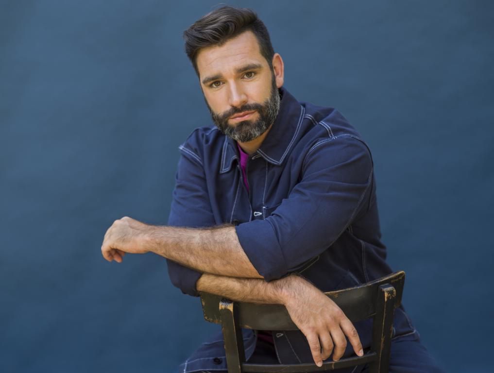 Metejoor: “Hier moet ik iets over schrijven” | Showbizzsite