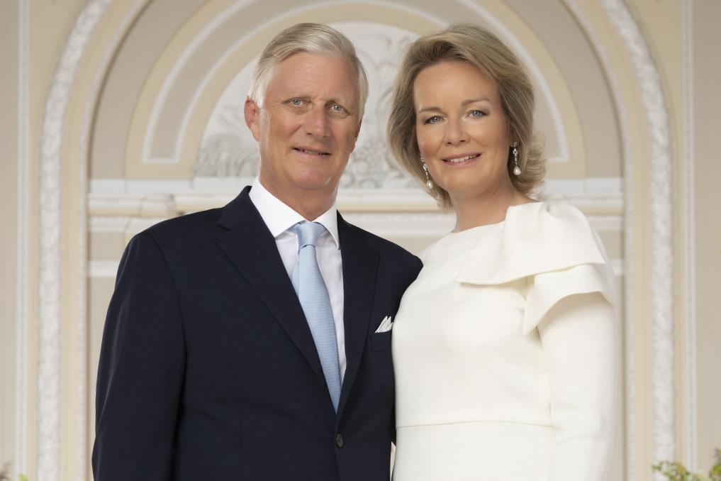 Koning Filip laat zich van een andere kant zien | Showbizzsite