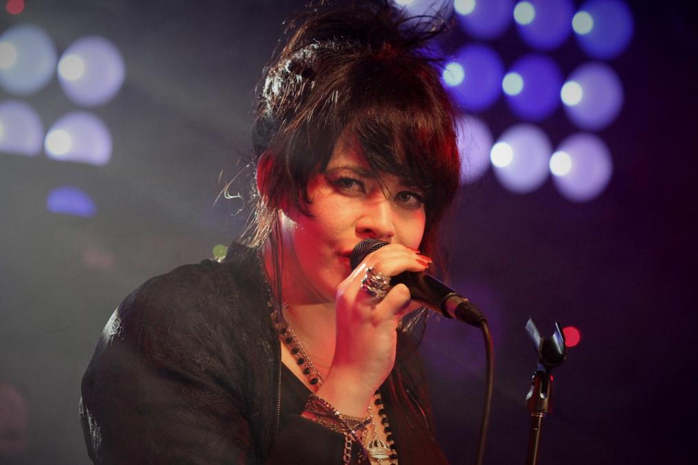 Alex Hepburn: The Cube - Q-Music in Vilvoorde | Showbizzsite