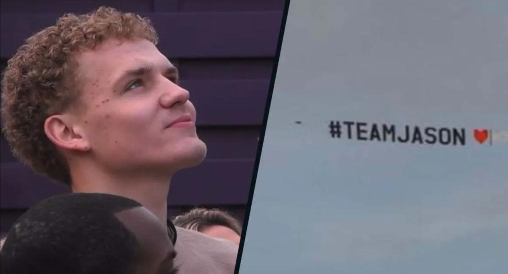 Big Brother-fans verrassen Jason met privévliegtuig als steun ...